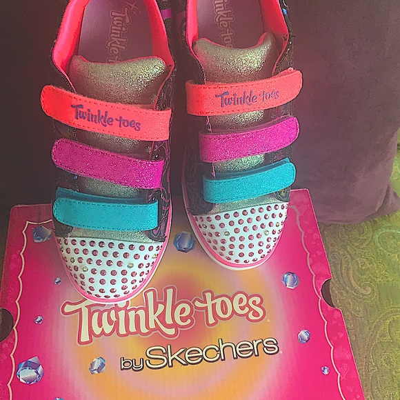 twinkle toes | Shoes | New Sketchers In Box Girls 25 Light Up Twinkle ...